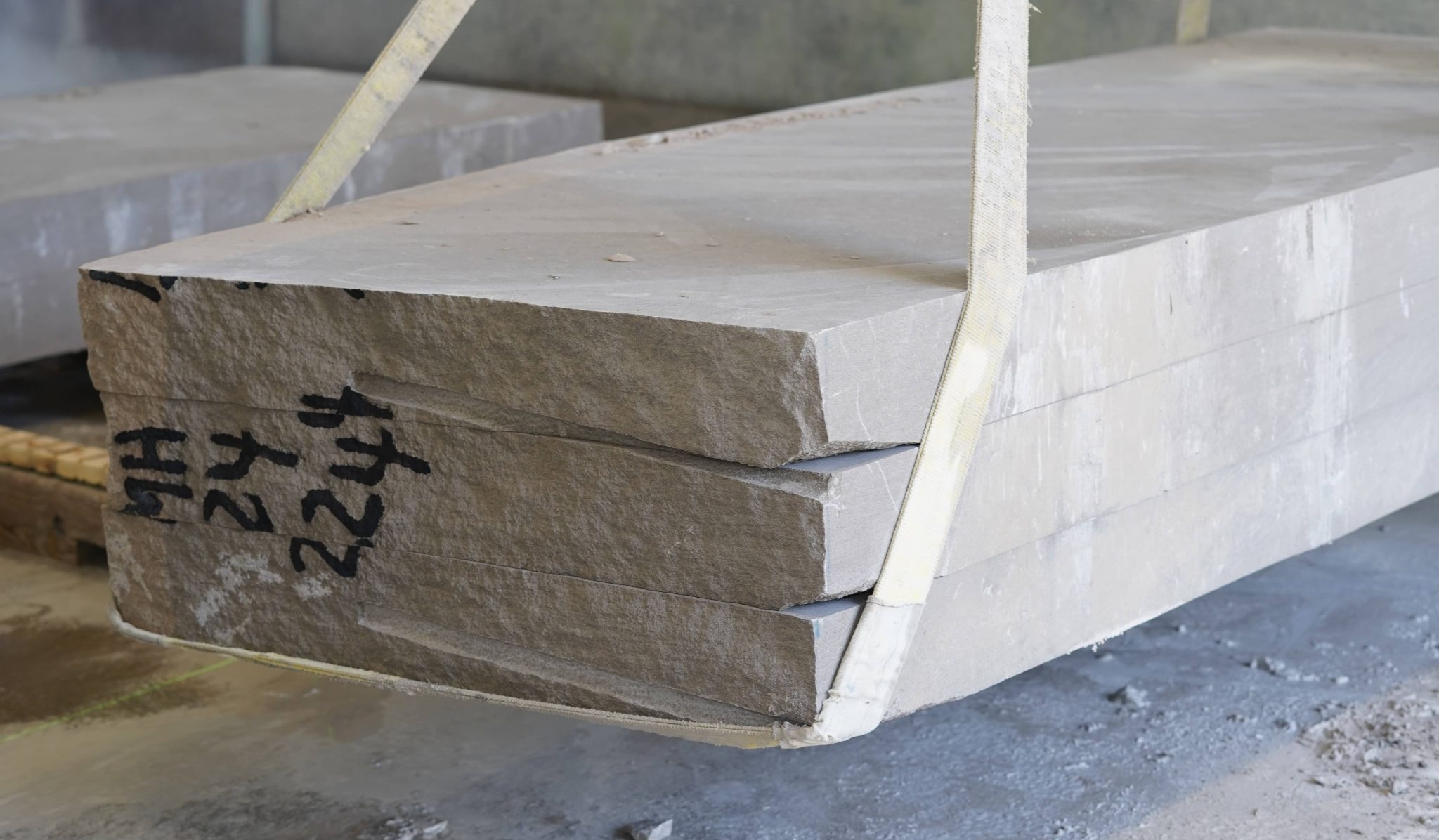 2-Inch Variegated Indiana Limestone Slab | B.G. Hoadley Quarries